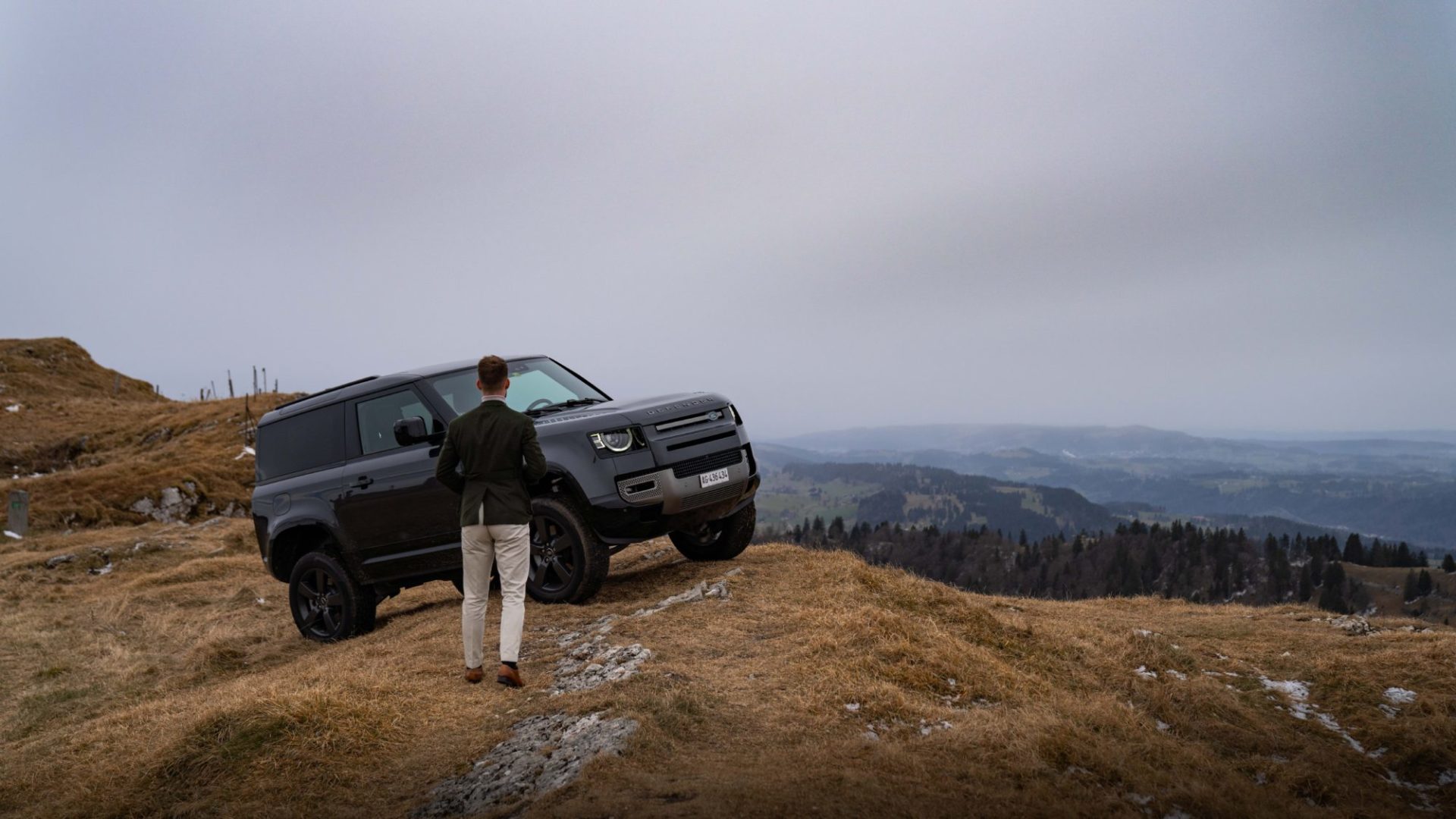 Land Rover Defender 90 | Updated for a new Era - Artworth